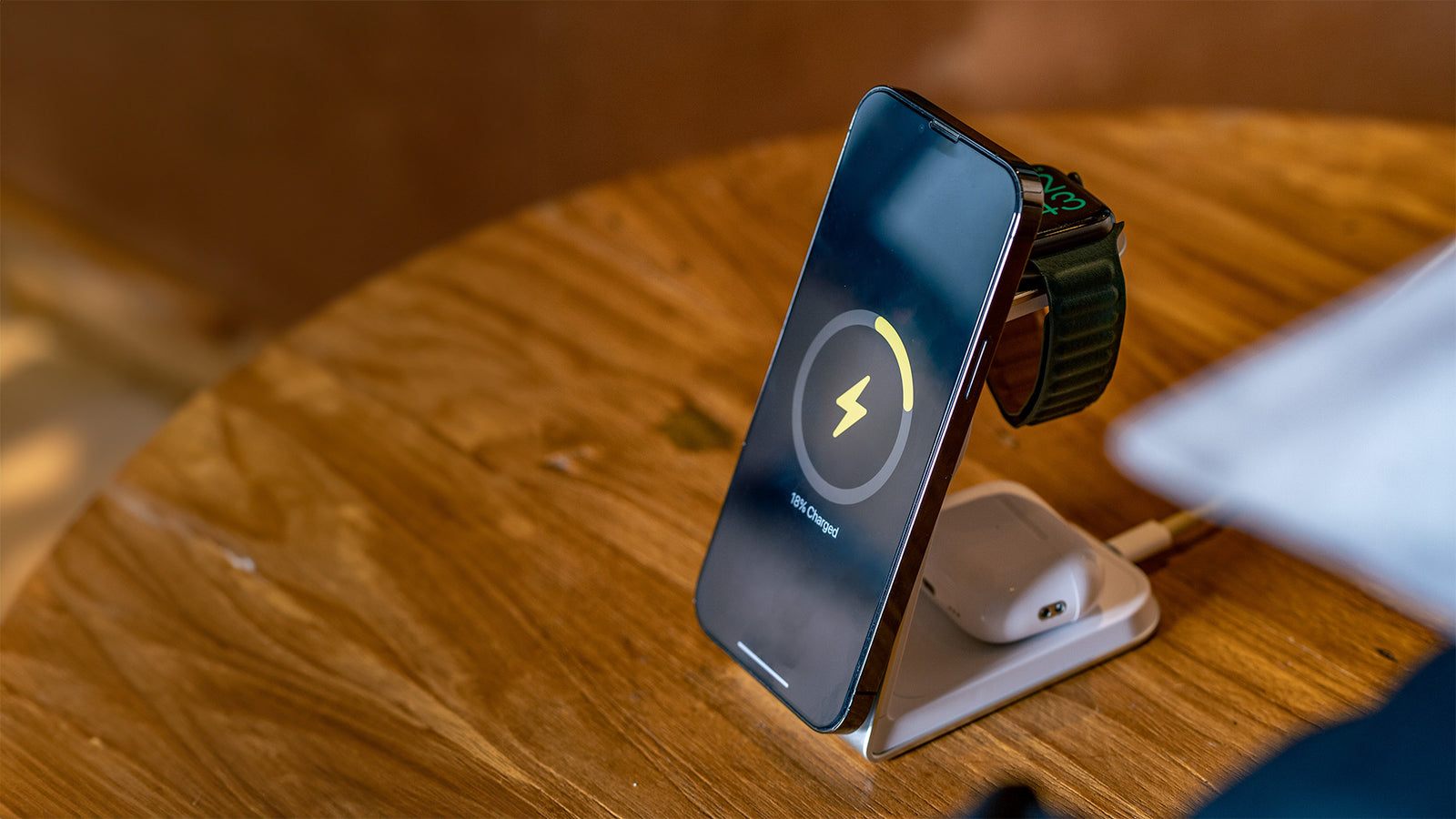 MagSafe Charging: Precision, Speed, Safety – MODERN STANDARD